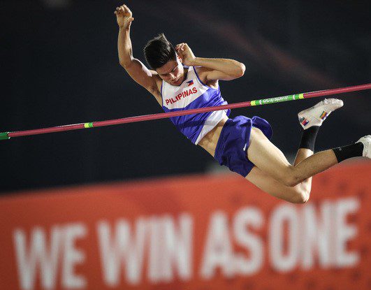 Olympics-bound EJ Obiena sets new pole vault record for gold